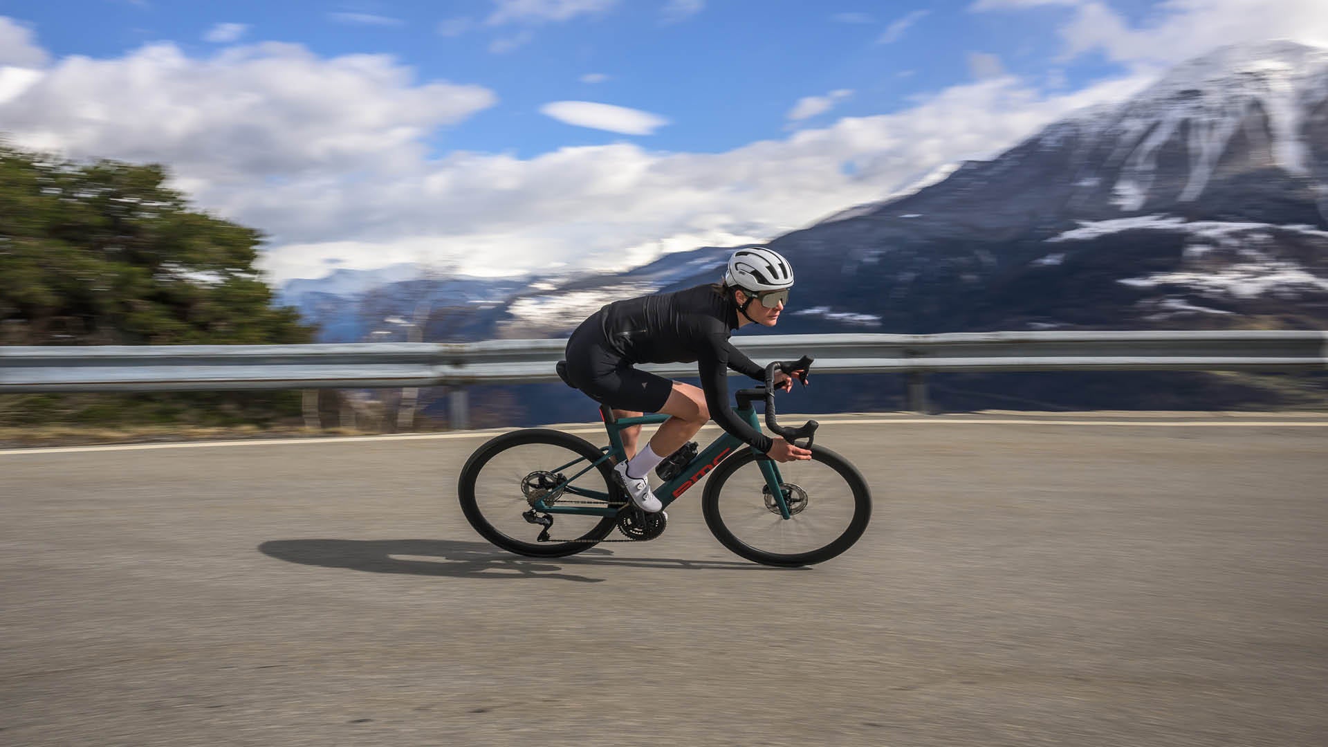 BMC E-Bikes | Roadmachine 01 AMP – BMC Switzerland AG