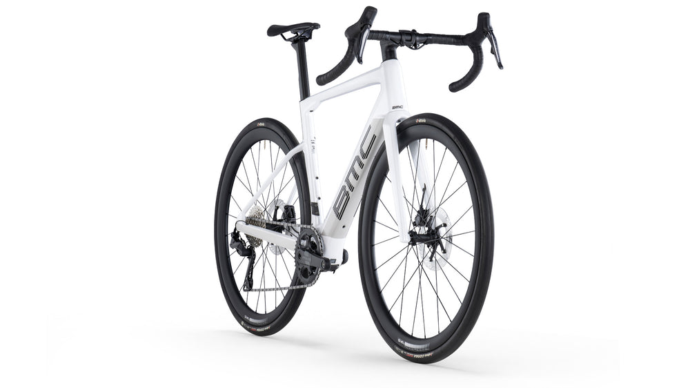 Roadmachine 01 AMP ONE Metallic White – BMC Switzerland AG