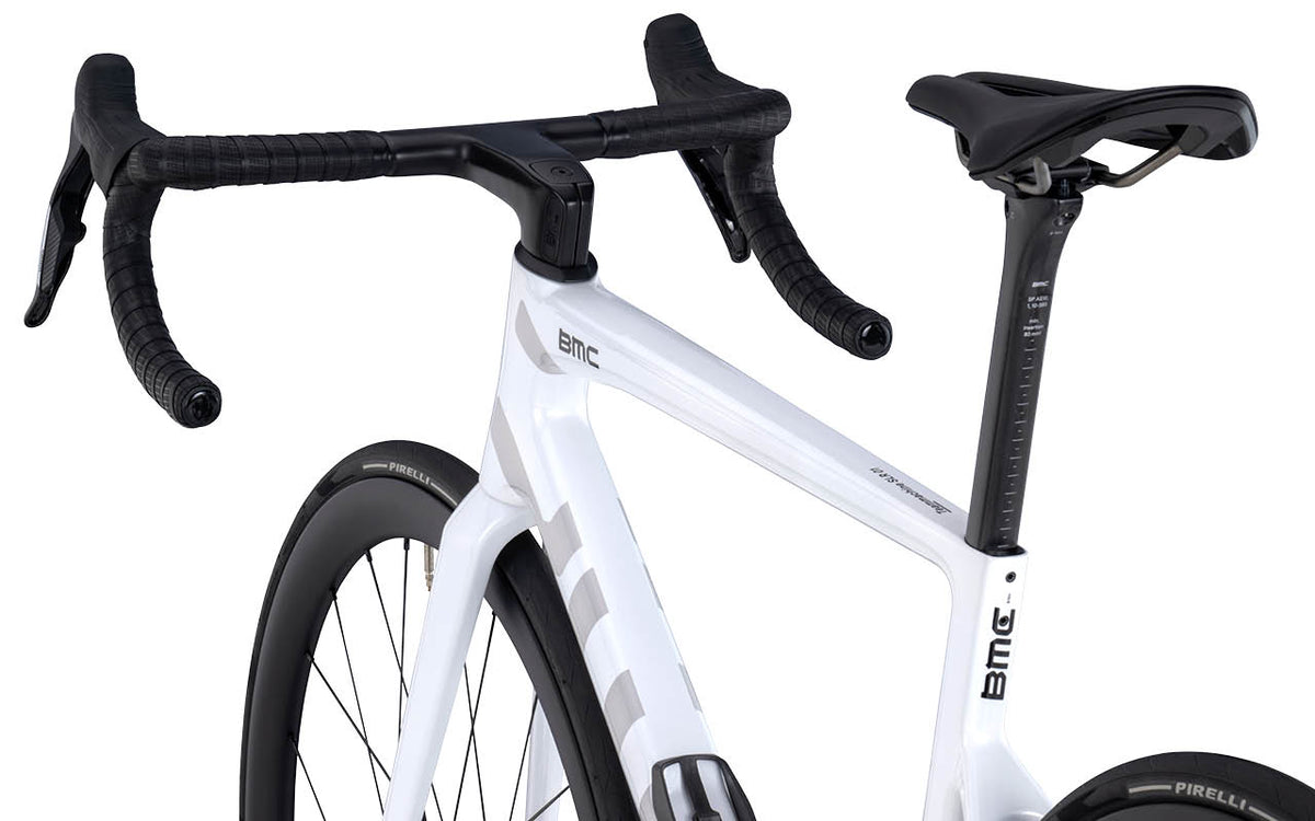 Teammachine SLR 01 THREE Metallic White / Silver – BMC Switzerland AG